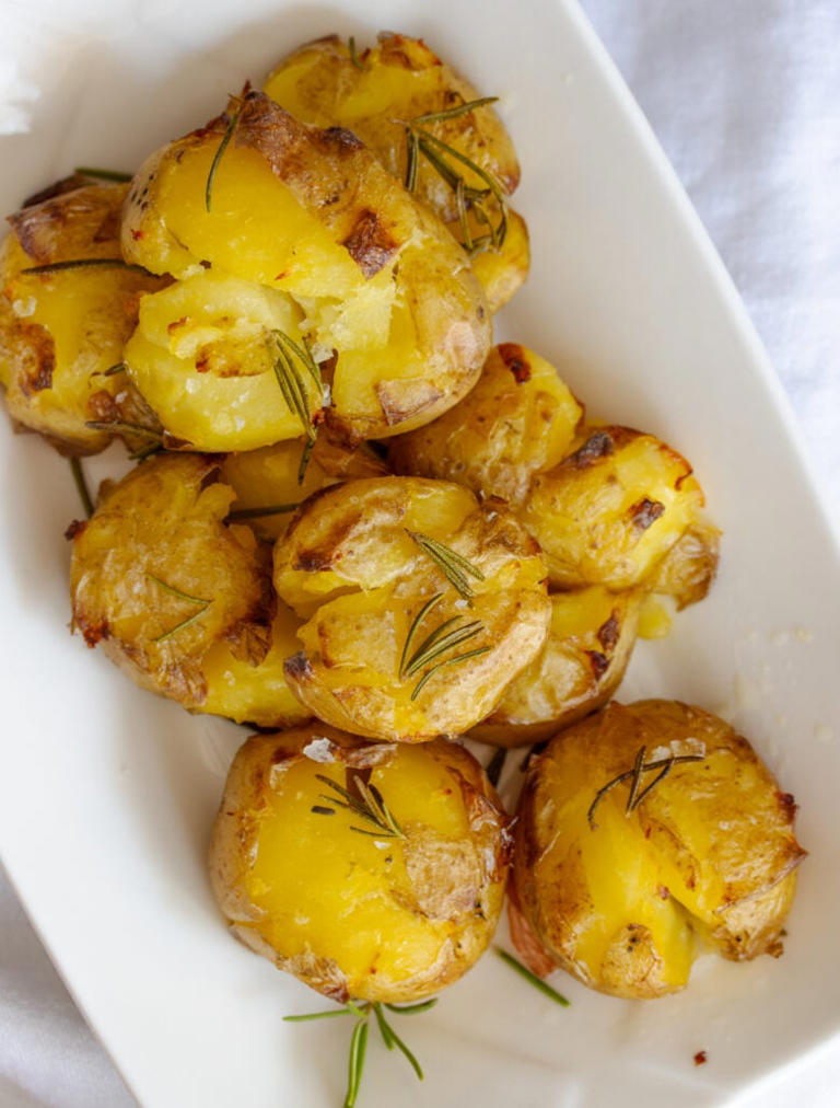 Easy, Delicious & Crispy Smashed Potatoes