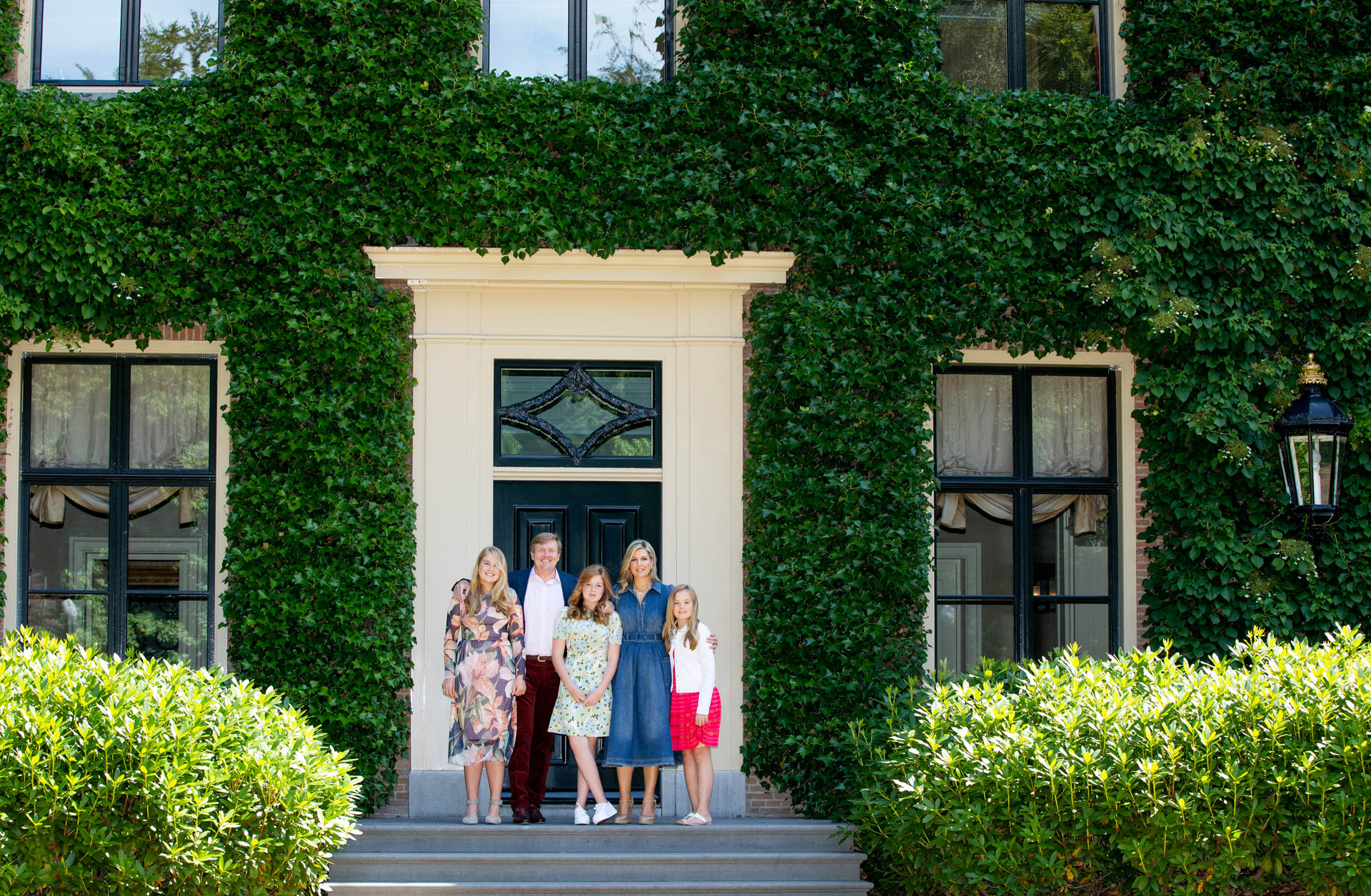 20 Photos That Snapped A Perfect Moment In Time