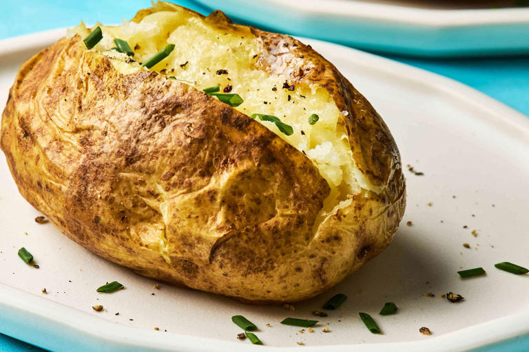The right oven temperature for perfect baked potatoes every time