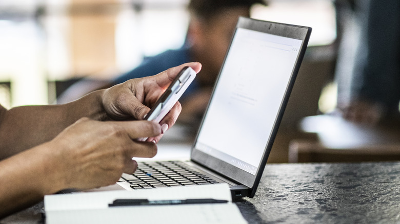 How To Transfer Photos From iPhone To PC