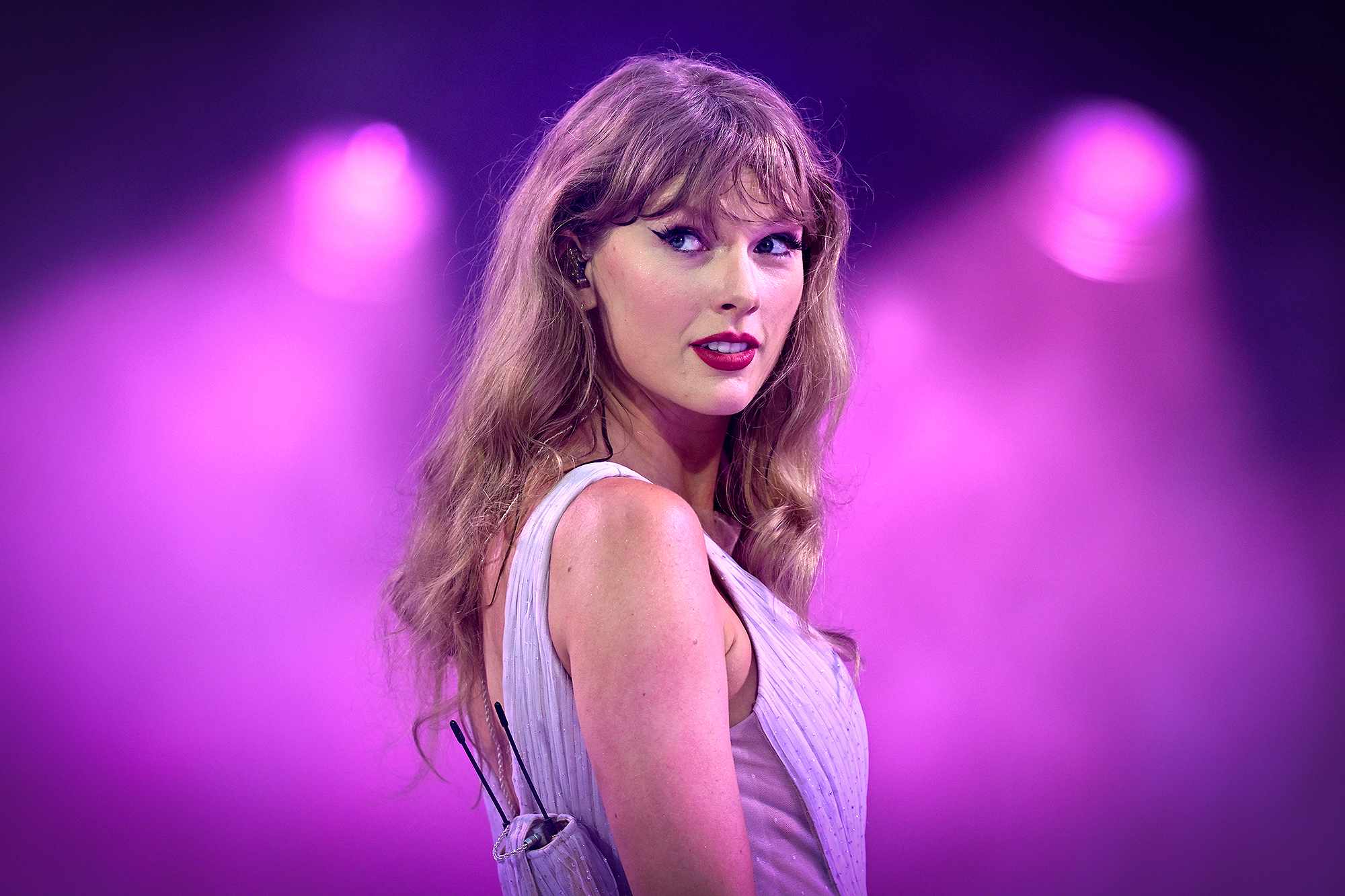 Taylor Swift helps children in both Nashville and Kansas City with her ...