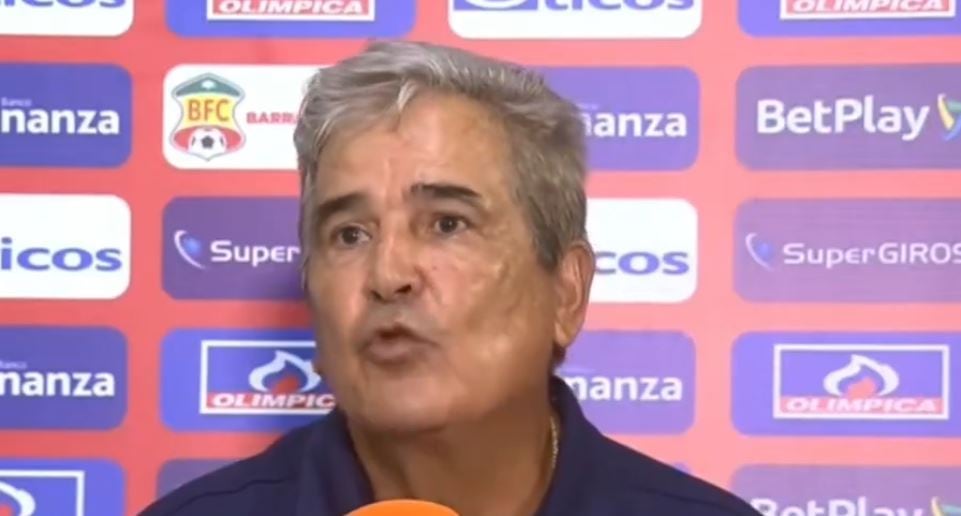 Jorge Luis Pinto regañó y le dio cátedra a un periodista en plena rueda ...