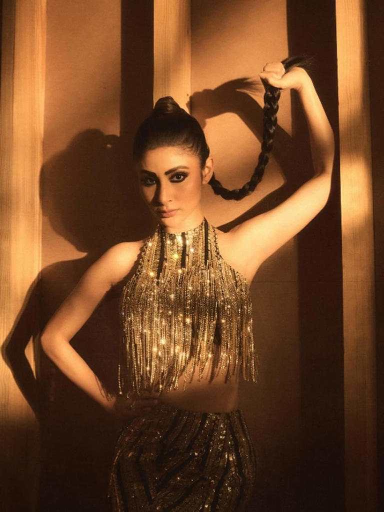Hotness Alert! Mouni Roy looks sexy in gold-sequined dress; check out ... Hotness Alert! Mouni Roy looks sexy in gold-sequined dress; check out ...