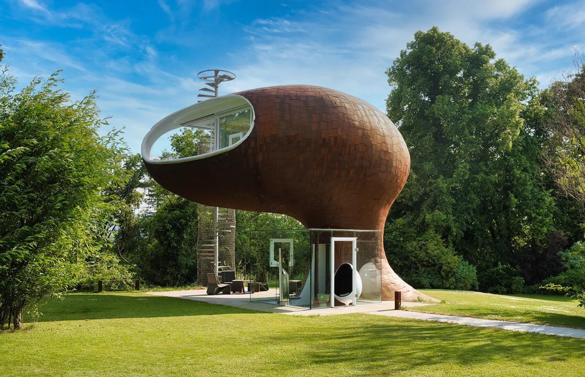 13 mind-bending houses that seem to float in mid-air