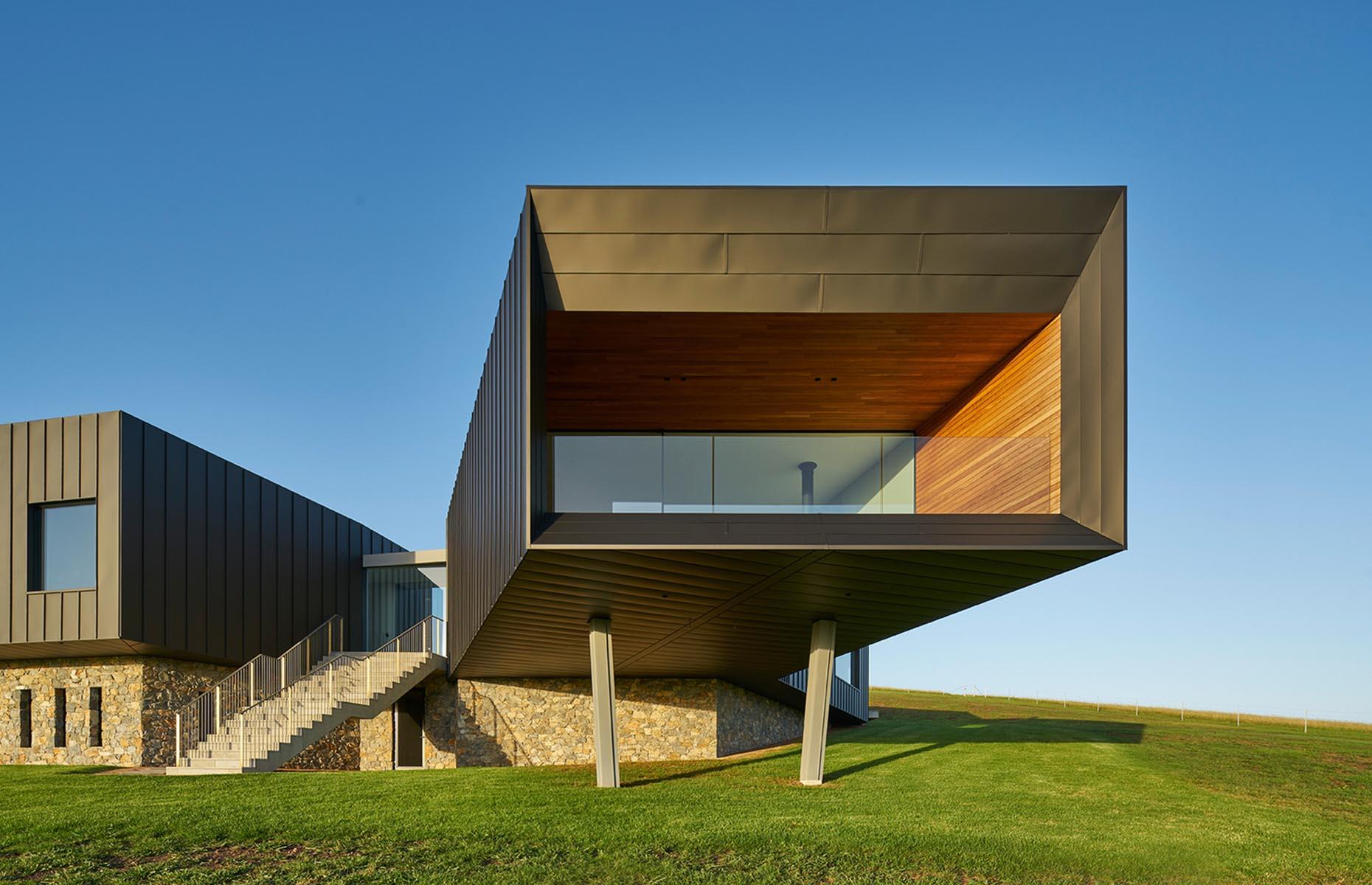 13 mind-bending houses that seem to float in mid-air