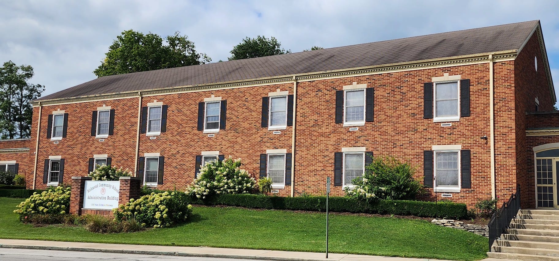 Richmond school board approves new college-focused learning programs