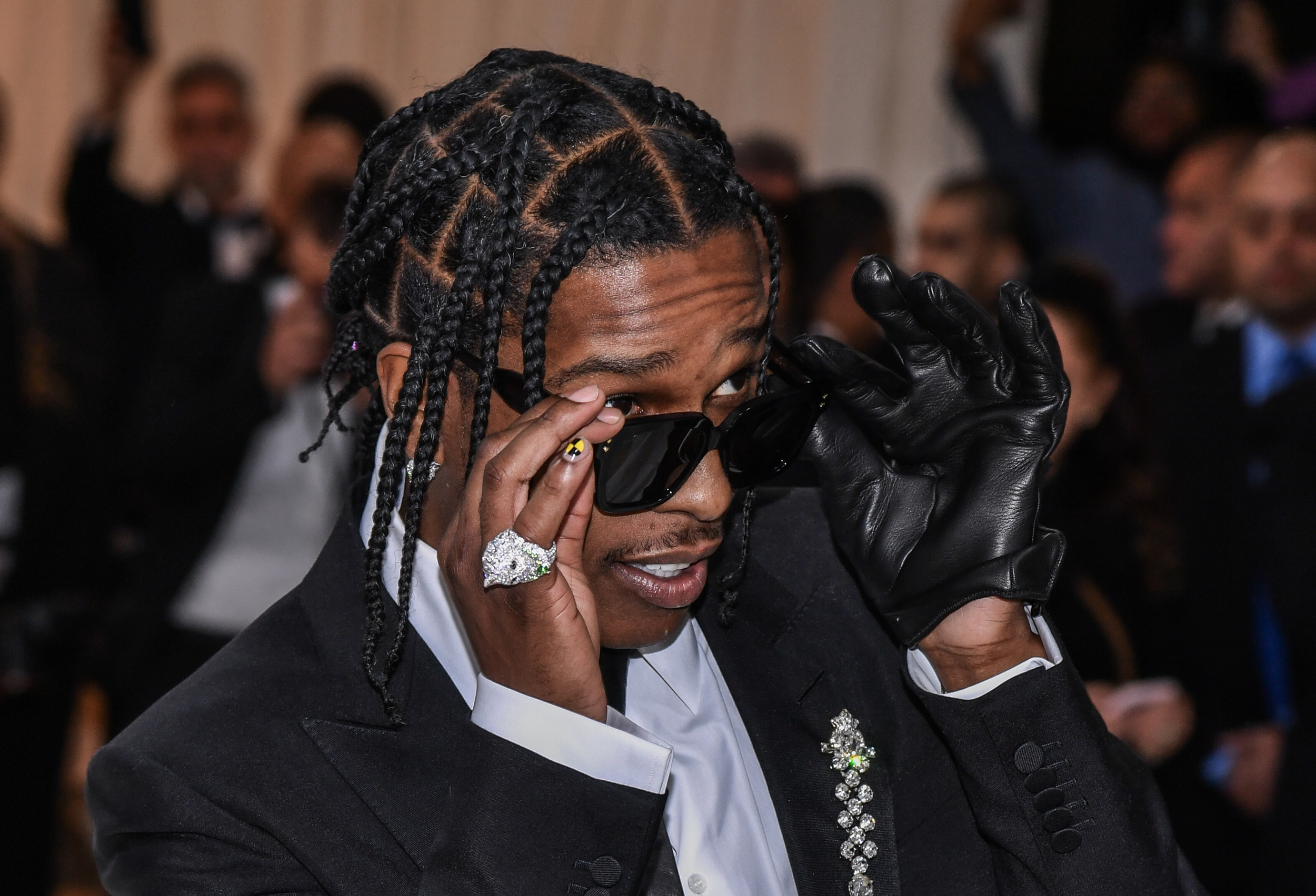 40 famous men who have truly impeccable fashion sense