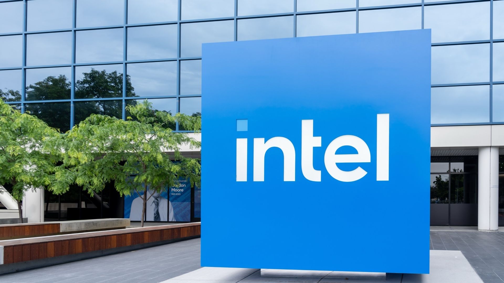 Intel wants to replace traditional laptops and PCs with a more ...