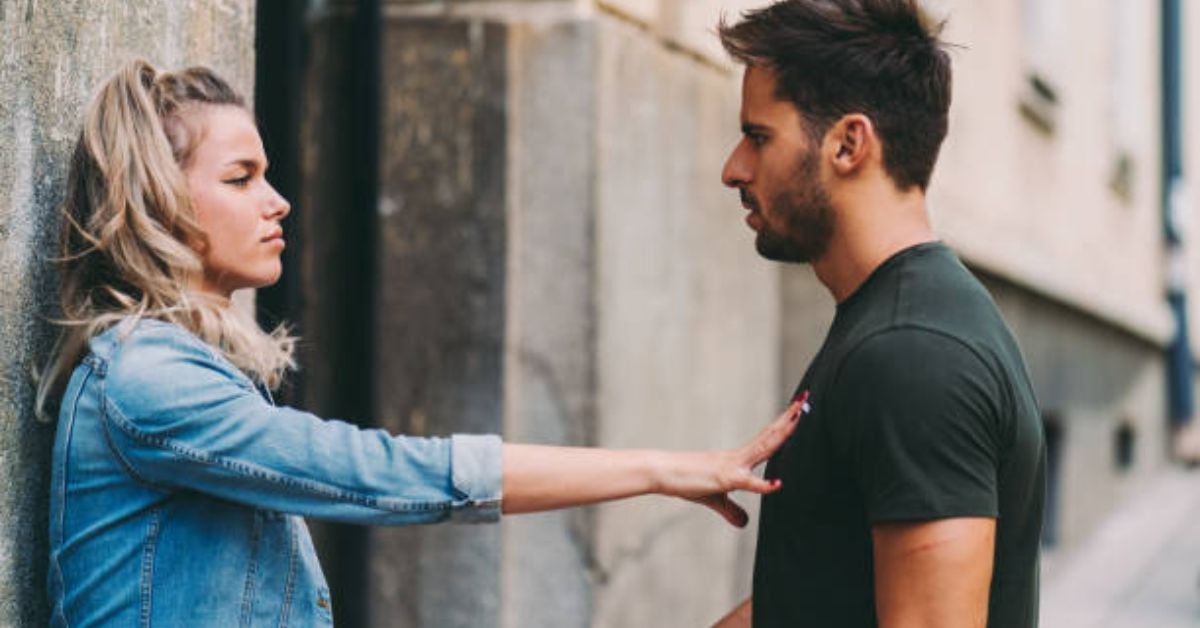 ¿Te está engañando? Esto es lo que significa que tu pareja desvíe la ...