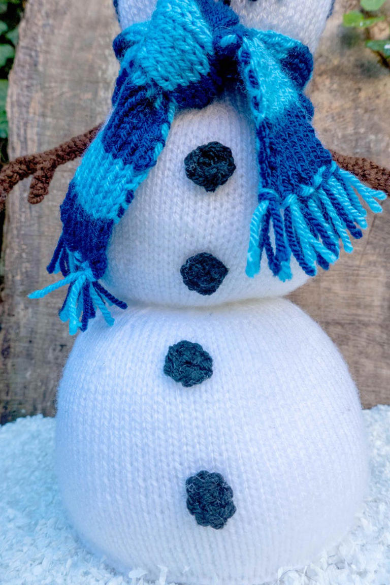 Here's how to knit an adorable snowman for Christmas