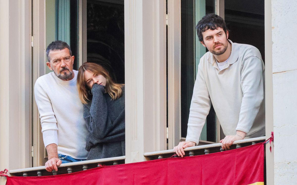 Stella Banderas celebrates her bachelorette party with Melanie Griffith ...