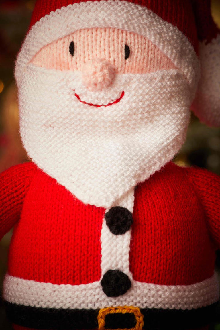 Here's how to knit your own Santa Claus