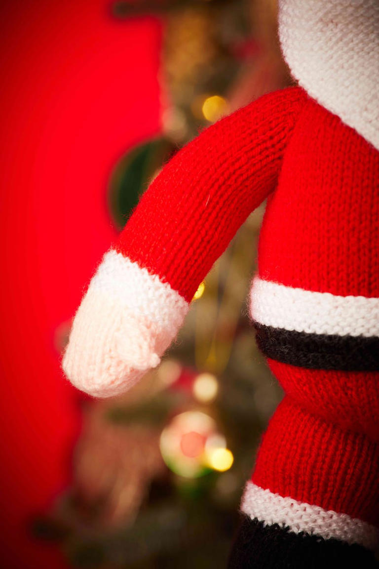 Here's how to knit your own Santa Claus