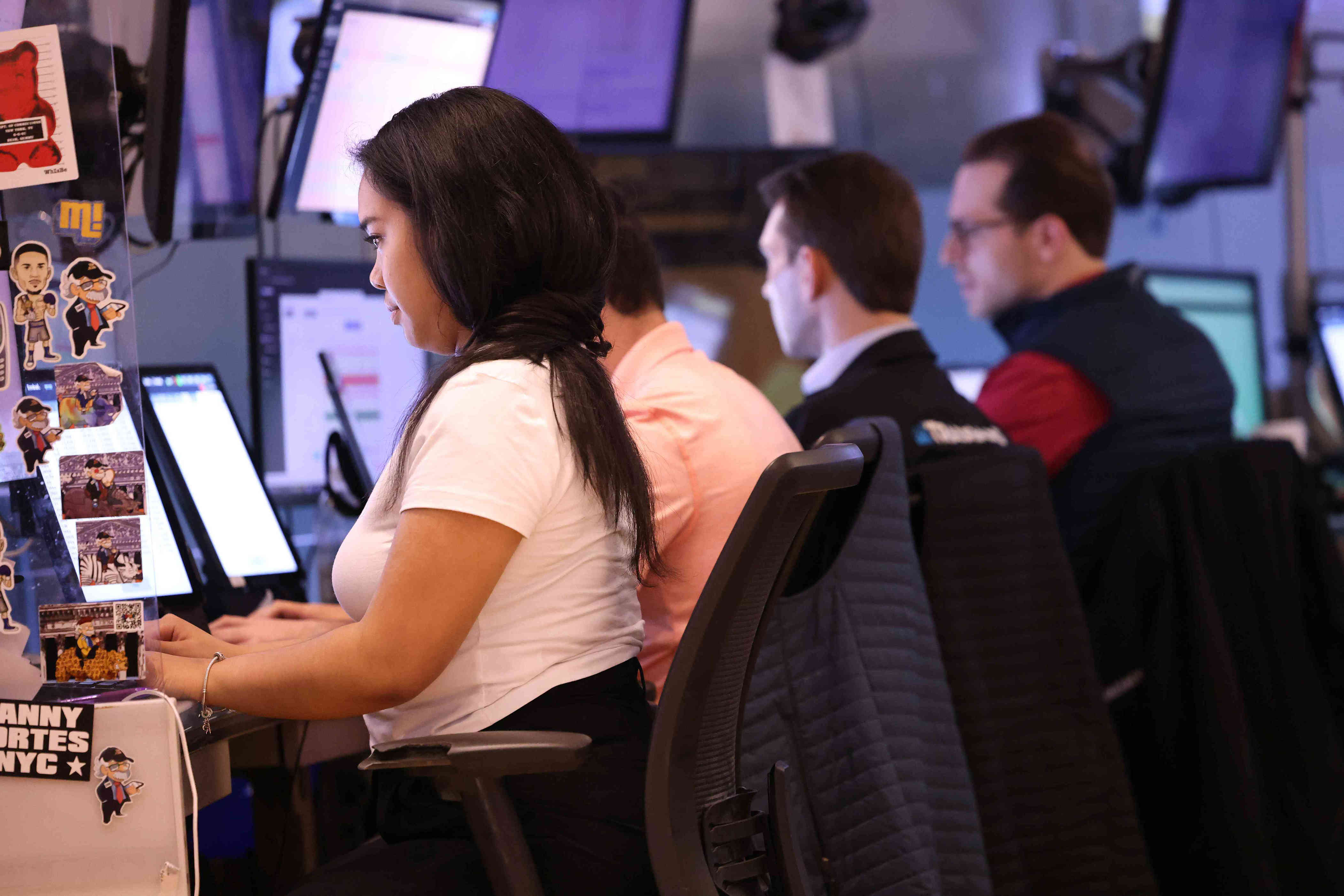 Benefits for Active Traders Who Incorporate