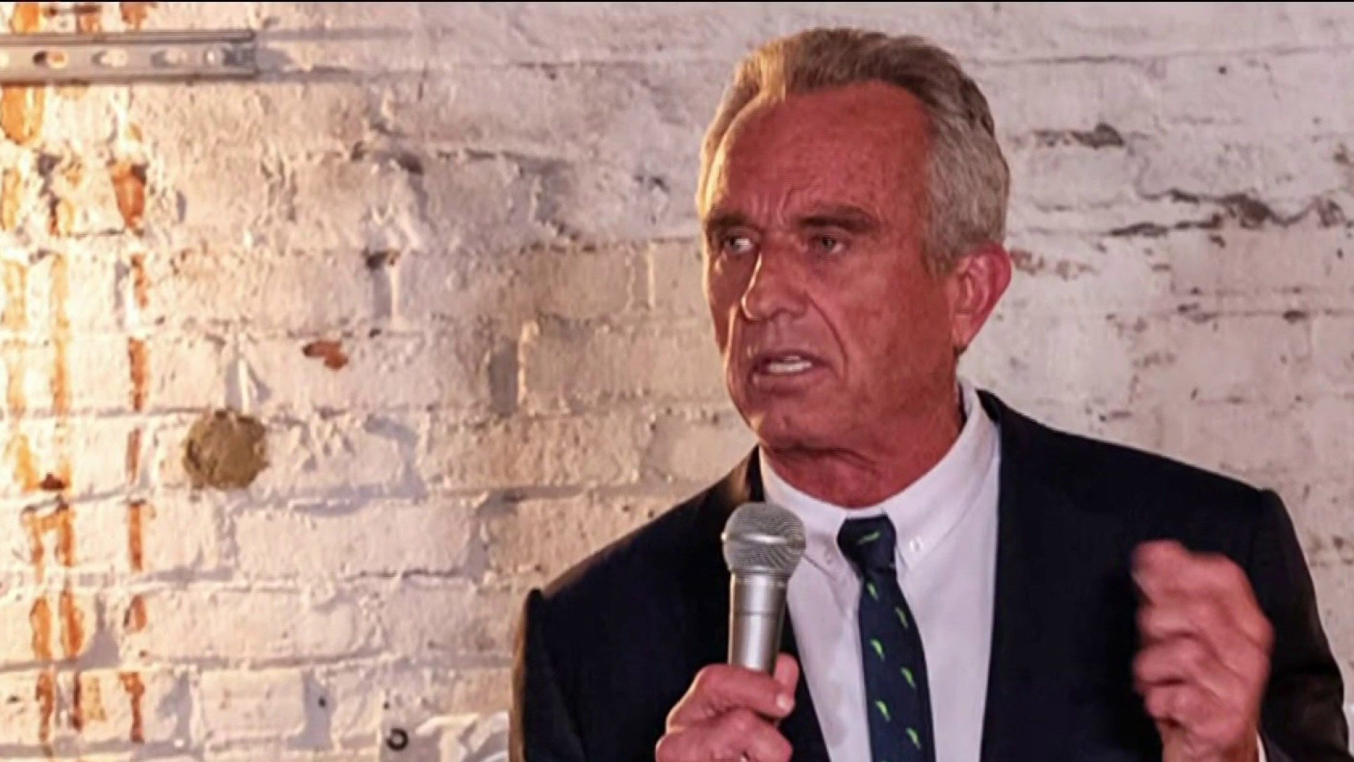 RFK JR. considering dropping out and supporting Trump RFK JR. considering dropping out and supporting Trump
