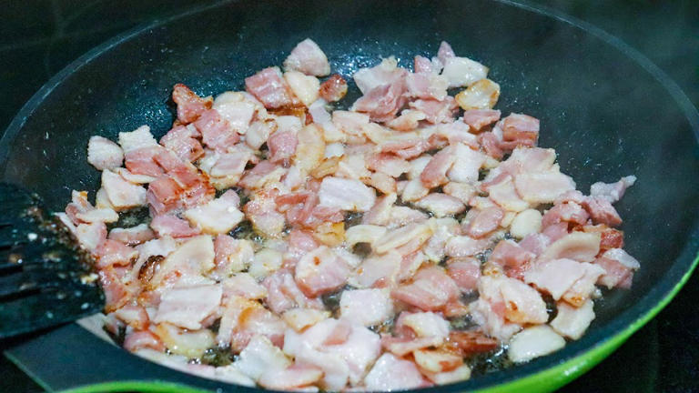 When You Hear Biscuits And Gravy, Sausage Gravy Typically Comes To Mind ...