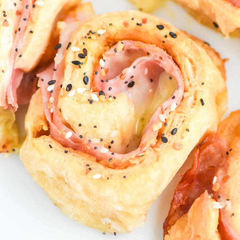 Baked Ham And Cheese Pinwheels