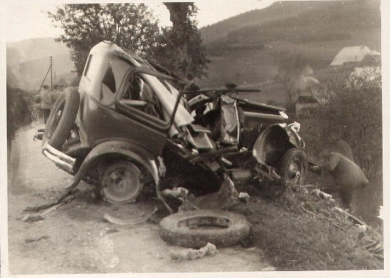 23 Funny Historical Photos of Old-Timey Fails and Flounders