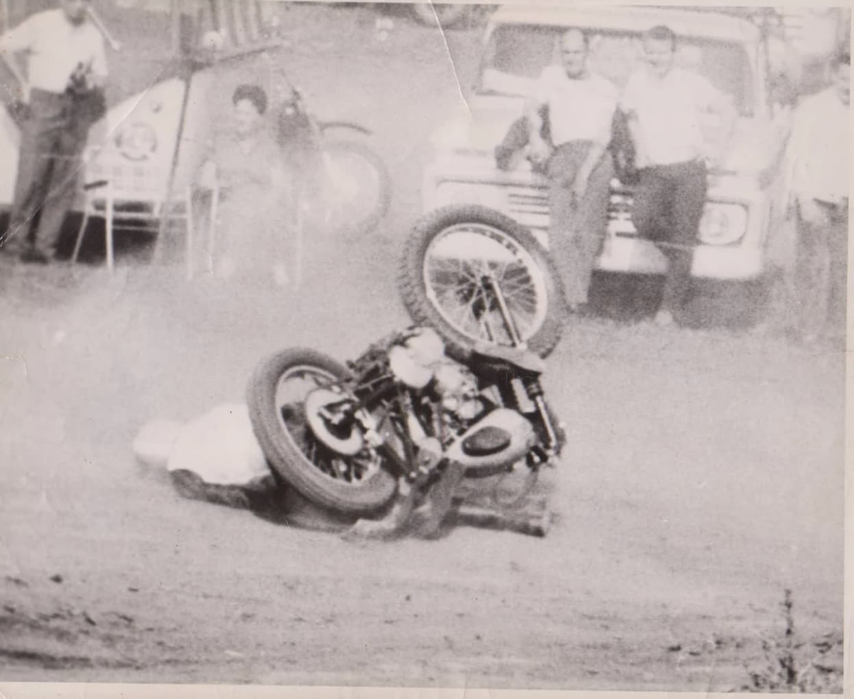 23 Funny Historical Photos of Old-Timey Fails and Flounders