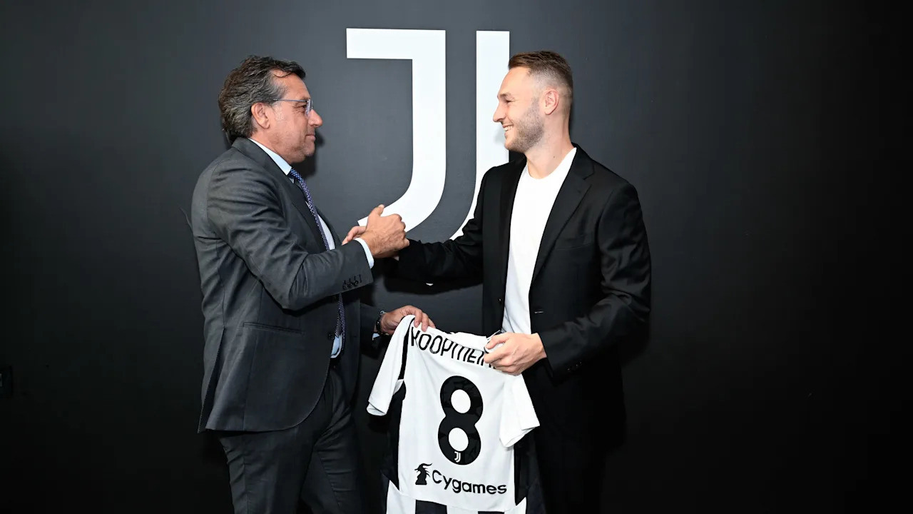 Juventus contrata médio neerlandês à Atalanta Juventus contrata médio neerlandês à Atalanta