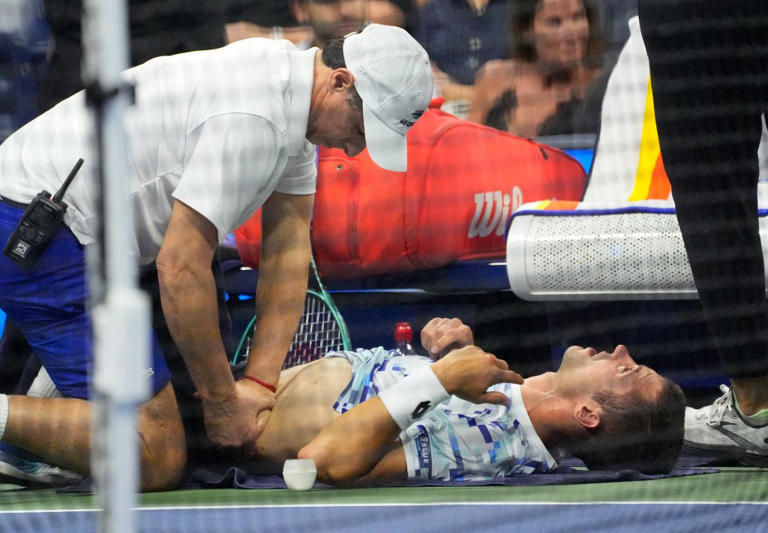 Novak Djokovic cruises into third round of US Open as Laslo Djere ... Novak Djokovic cruises into third round of US Open as Laslo Djere ...