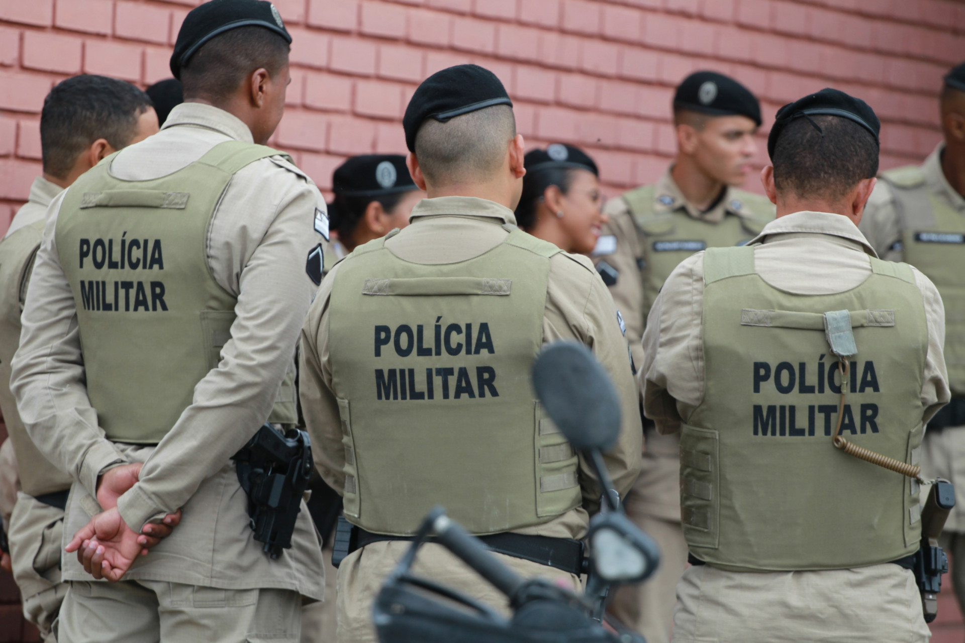 What police uniforms look like around the world