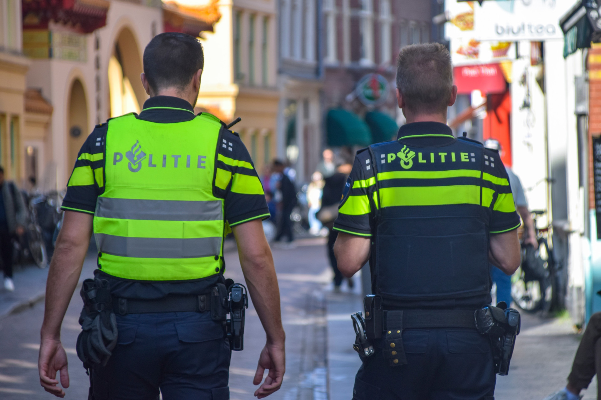 What police uniforms look like around the world