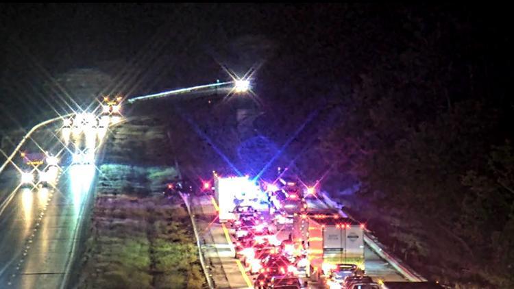 I-71 North reopens after multi-vehicle crash in Louisville I-71 North reopens after multi-vehicle crash in Louisville