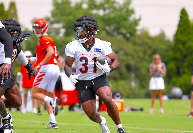 Is Zack Moss Injured or Healthy? Is Zack Moss Starting for Fantasy ... Is Zack Moss Injured or Healthy? Is Zack Moss Starting for Fantasy ...