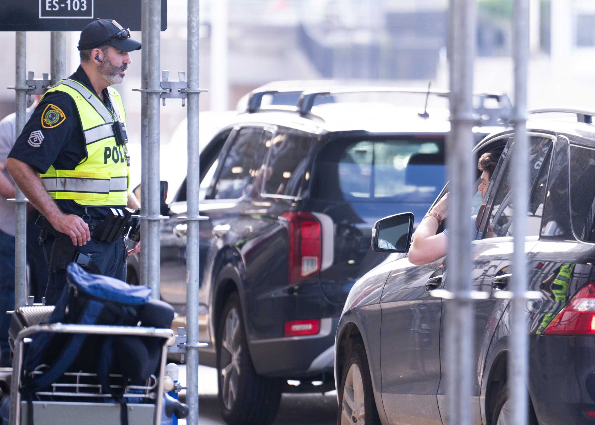 Houston IAH plans closures at North Terminal Road for Terminal B ...