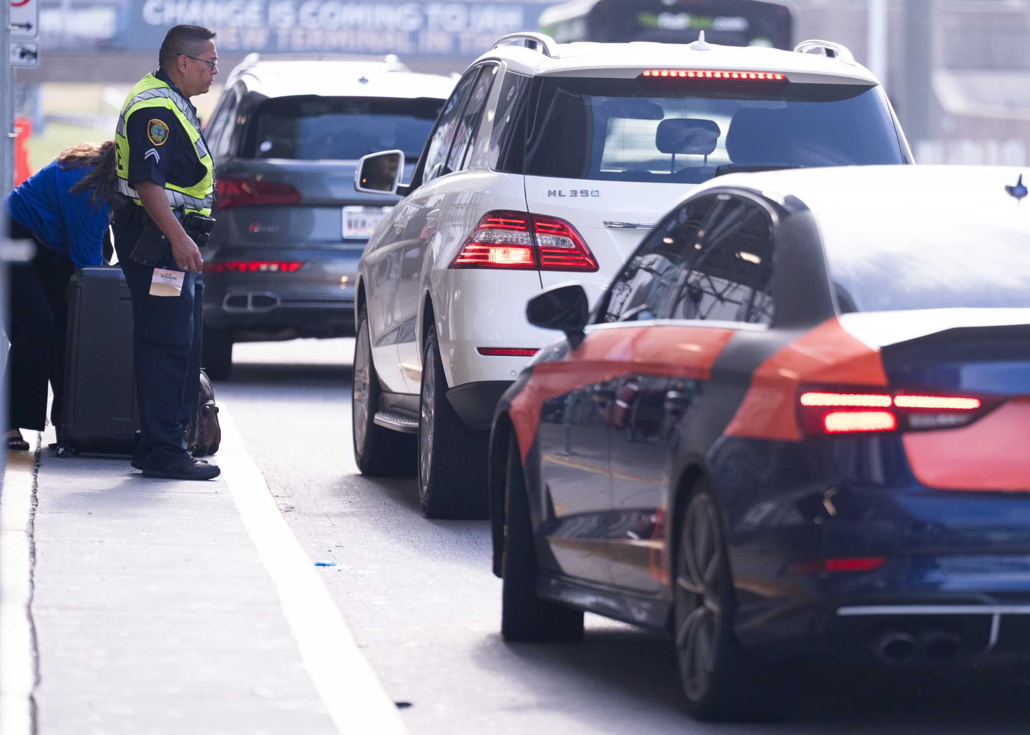 South Terminal Road near IAH's Terminal A reopens after gas line break