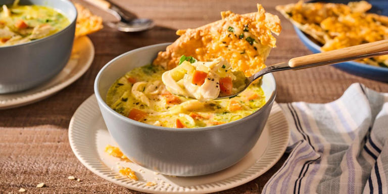 Ree Drummond's Chicken Pot Pot Pie Soup Is Perfect For A Winter Weekend