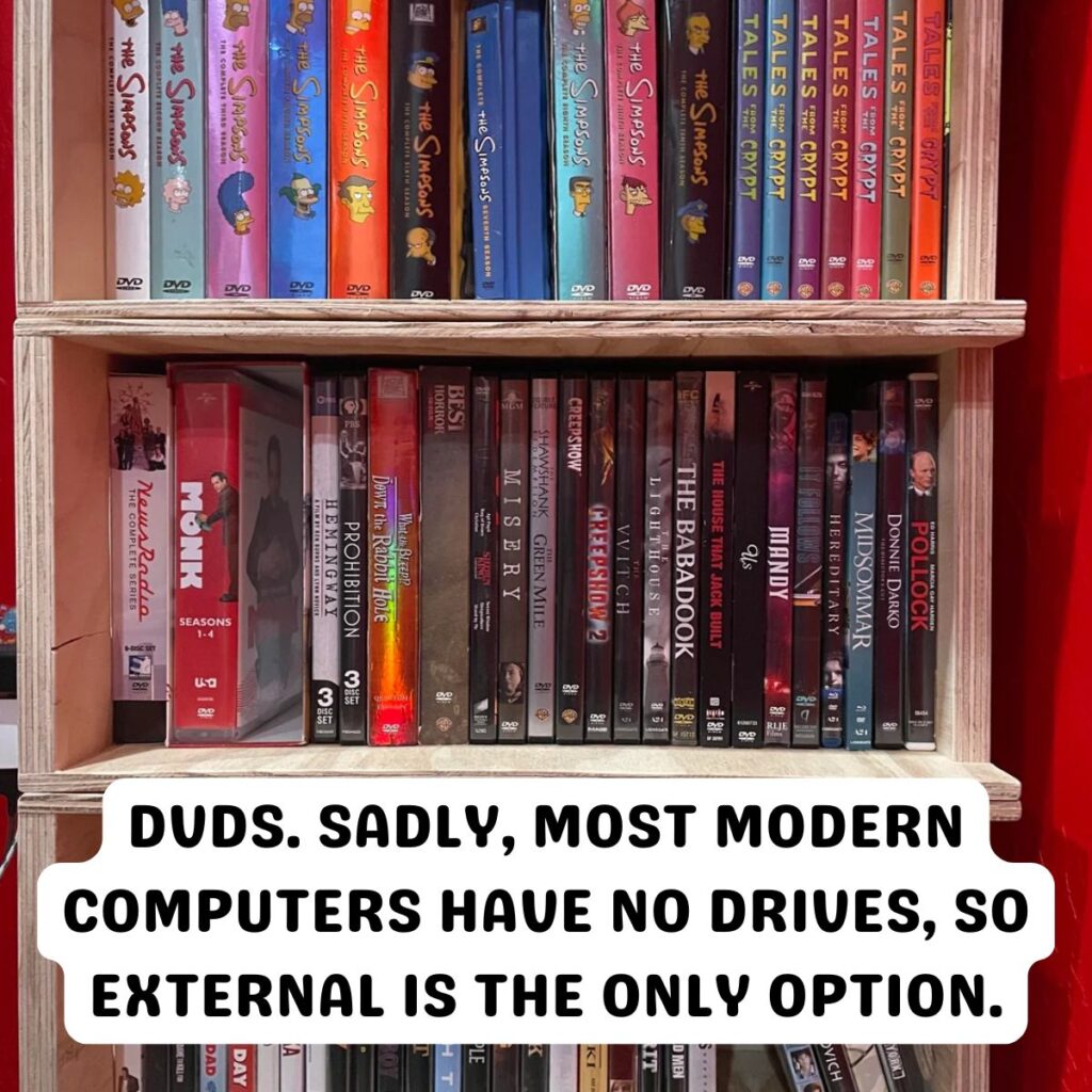 30 Obsolete Tech Items That People Prefer Over New Ones