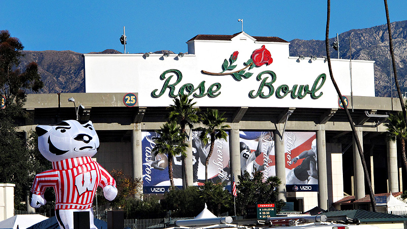 2026 NCAA football bowl games: CFP schedule, history, stats