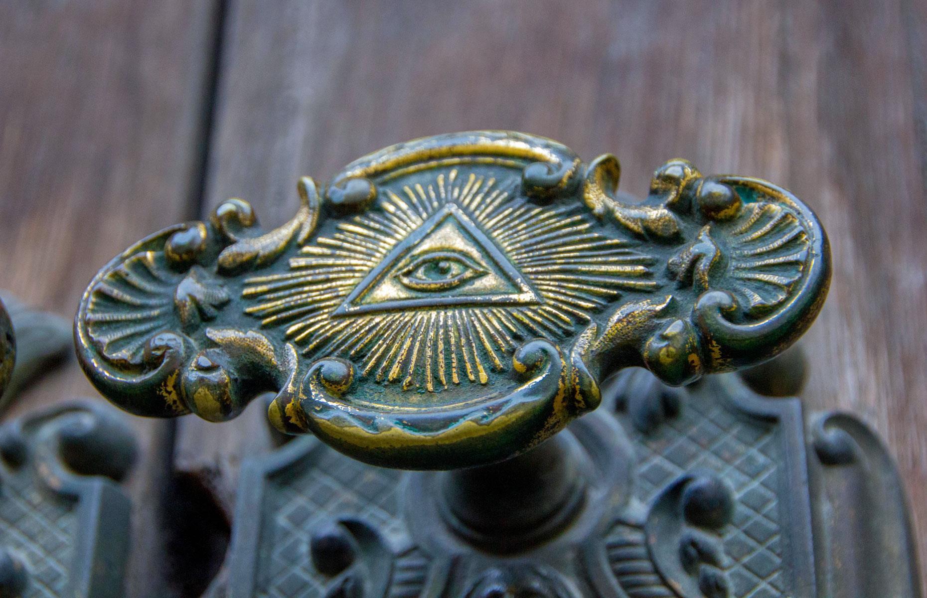 Explore the freemason temples and discover their secrets