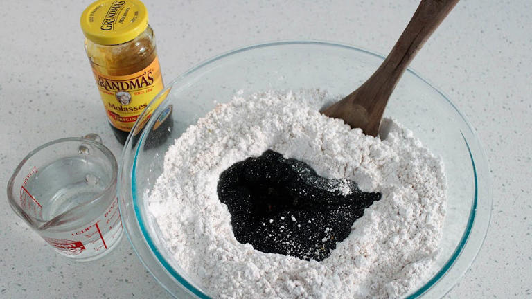 Buns Will Be Delicious With A Cup Of Tea Or A Glass Of Milk - Molasses ...