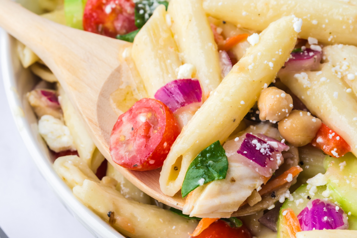 22 Wonderful Salad Recipes You'll Be Glad You Saw