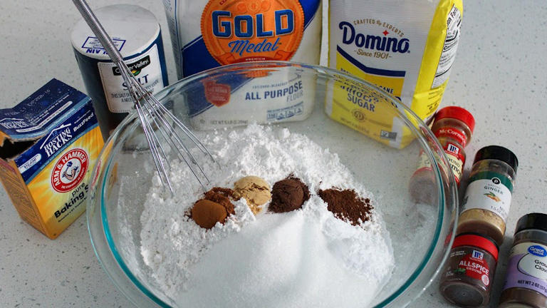 Buns Will Be Delicious With A Cup Of Tea Or A Glass Of Milk - Molasses ...