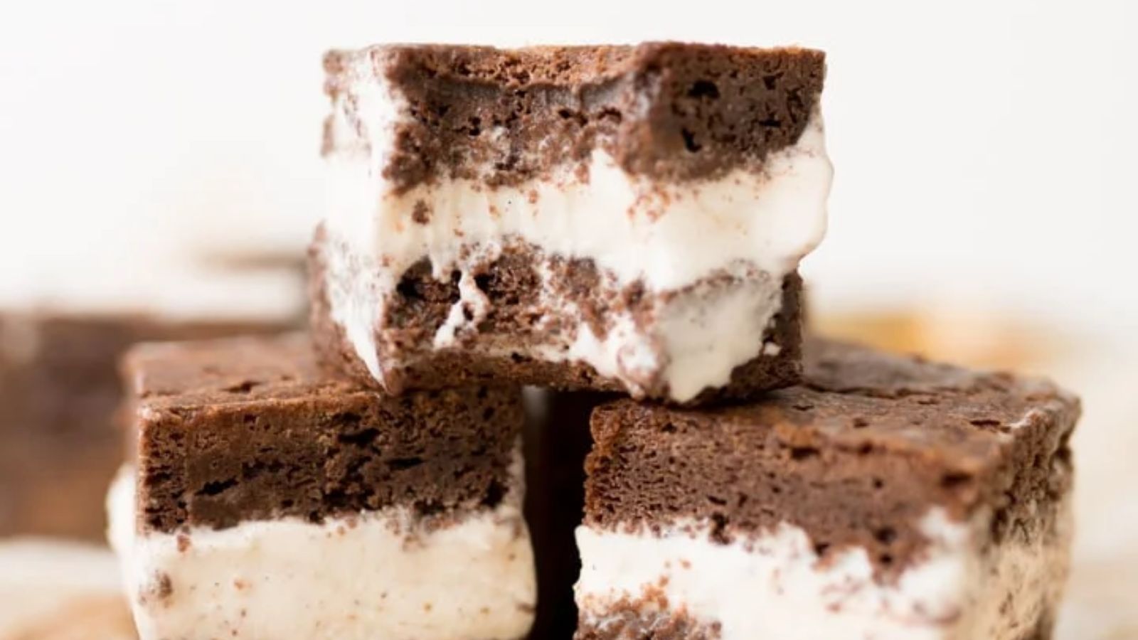18 sheet pan sweets that make feeding a crowd ridiculously easy