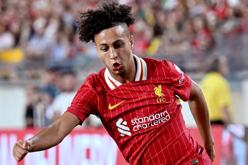 Liverpool winger makes swift return as fresh loan transfer exit confirmed