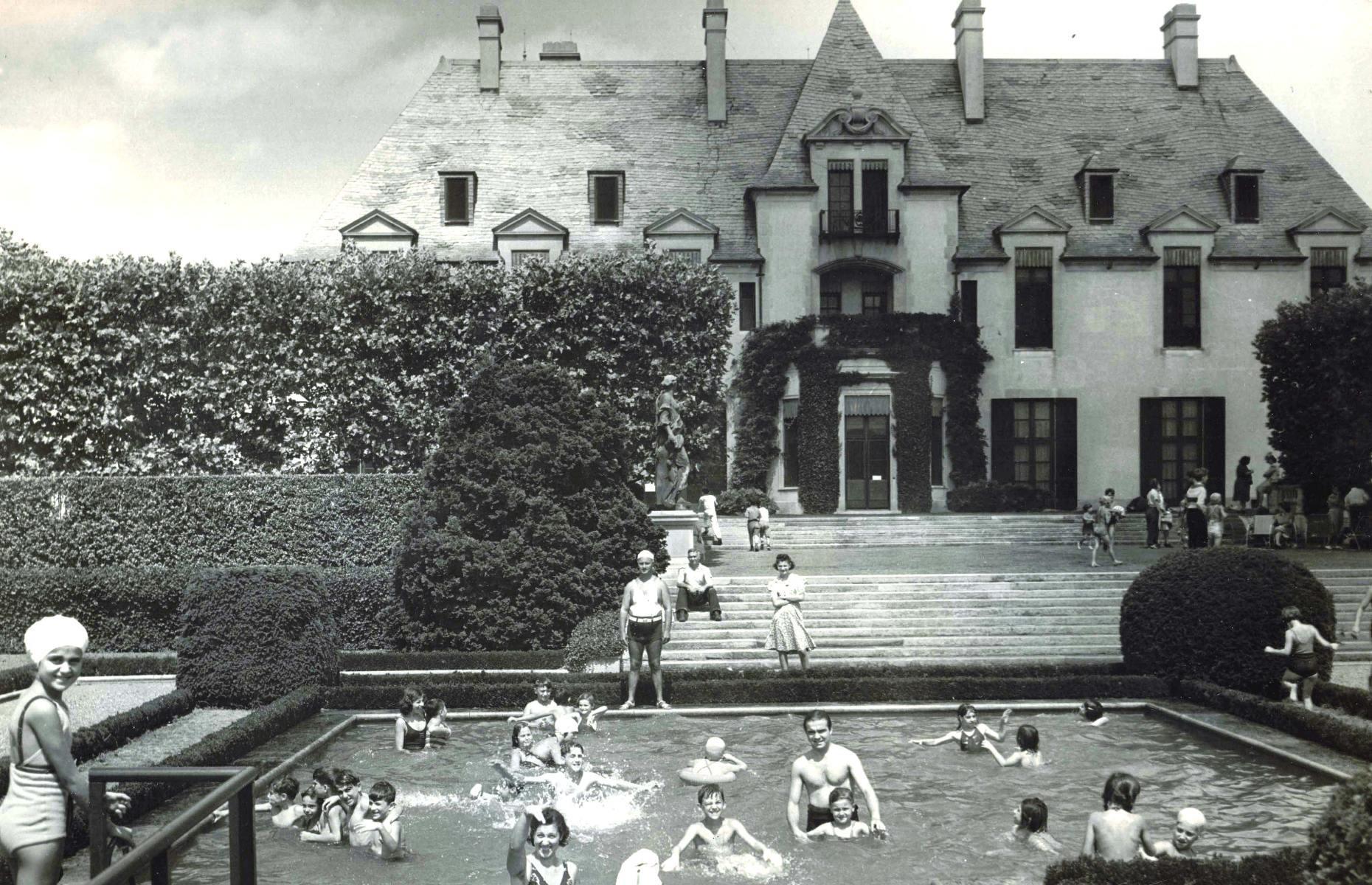 Step Inside The Stunning Party Mansion That Inspired The Great Gatsby