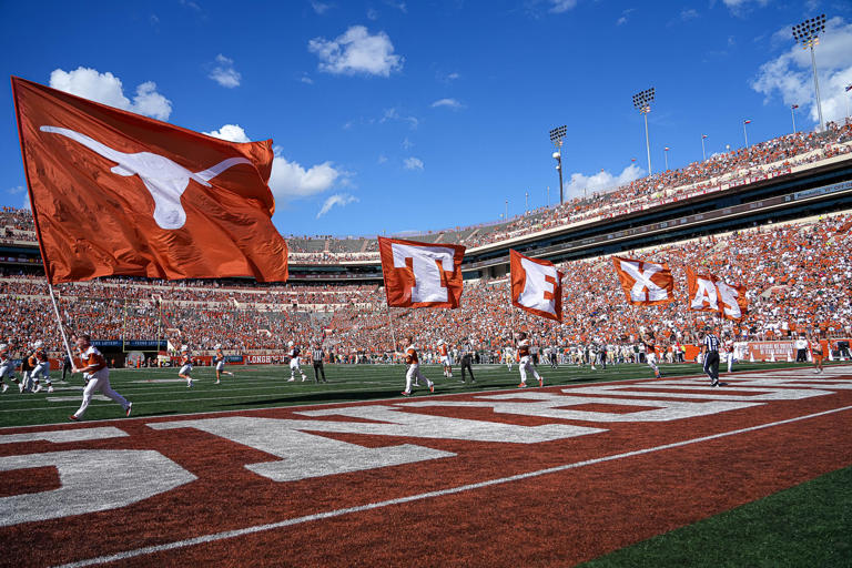 This date in Texas history: Longhorns top Arizona State in first (and ...