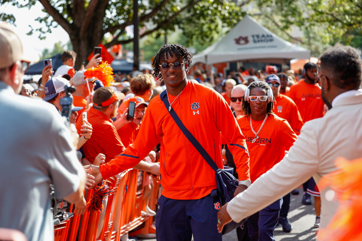 Eugene Asante Names Auburn Underclassman With NFL Future