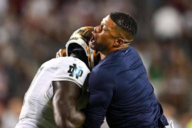 Grading The Irish How Notre Dame Football Fared In 23 13 Road Win Over