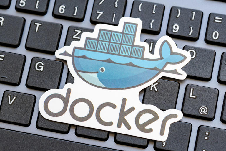 Docker vs. Virtual Machines What’s Best for Your Homelab?