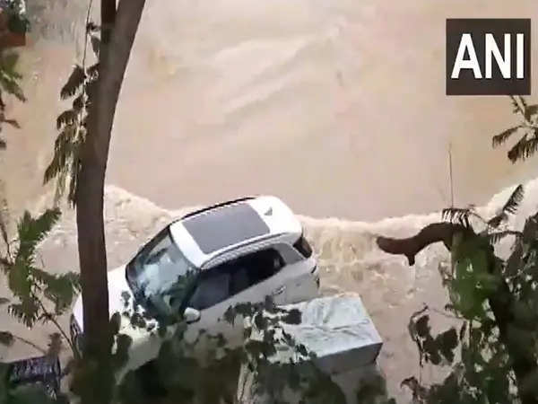 Severe rainfall causes flooding and damage in Vijayawada; IMD issues 5 ... Severe rainfall causes flooding and damage in Vijayawada; IMD issues 5 ...