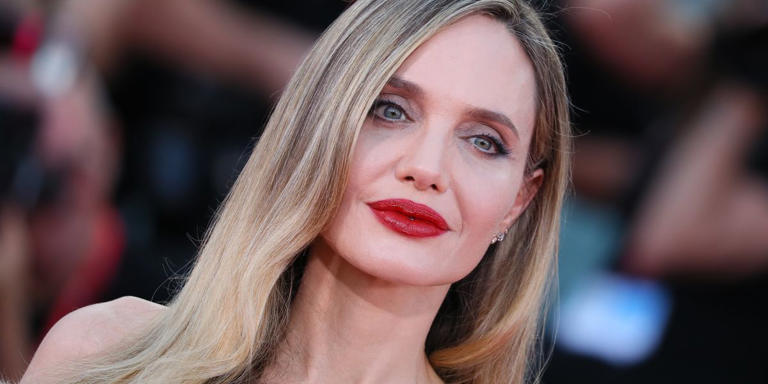 Angelina Jolie Says She Stopped Singing After An Ex Criticized Her Voice Angelina Jolie Says She Stopped Singing After An Ex Criticized Her Voice