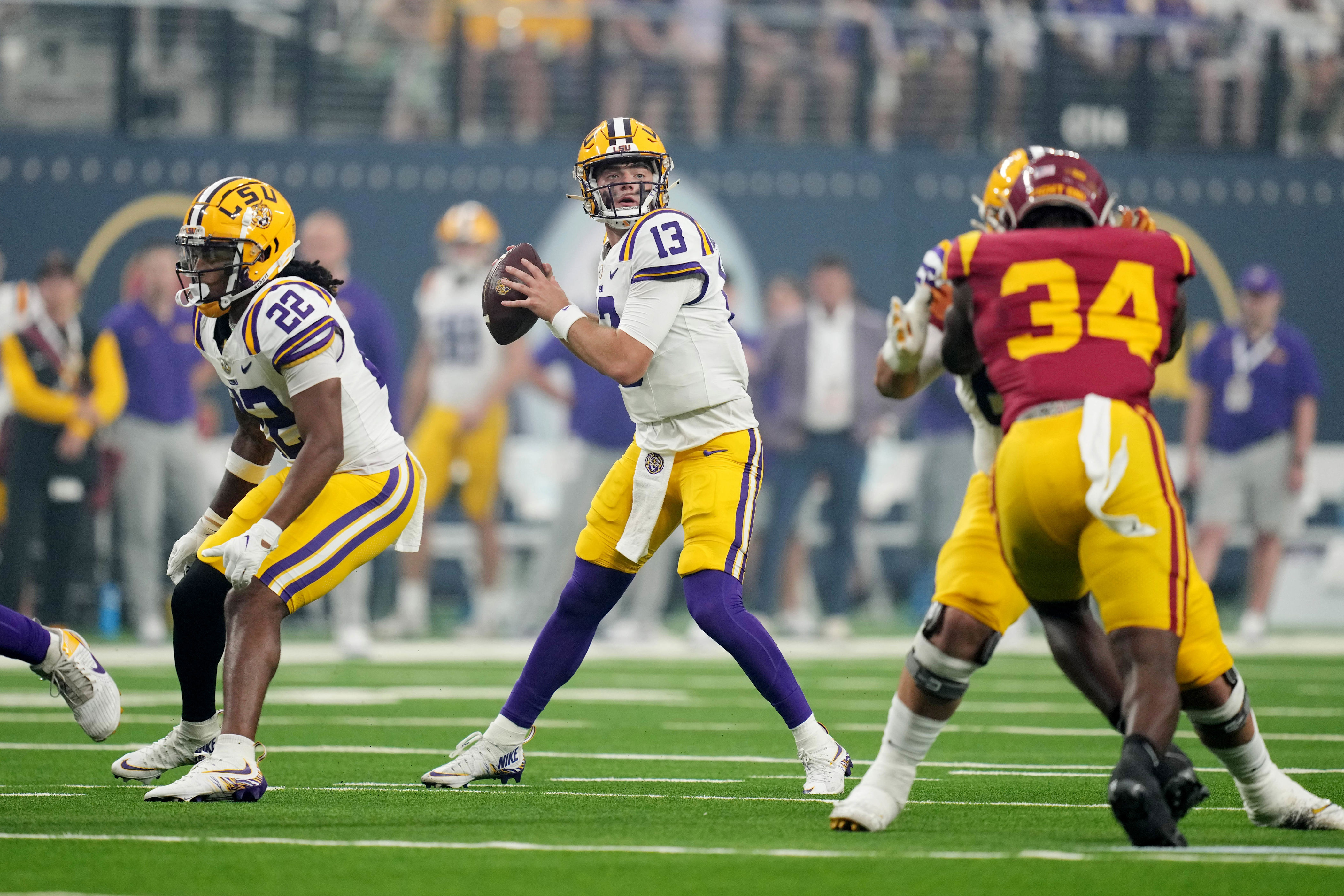 College football quarterbacks rankings: Our top 25 list is dominated by ...