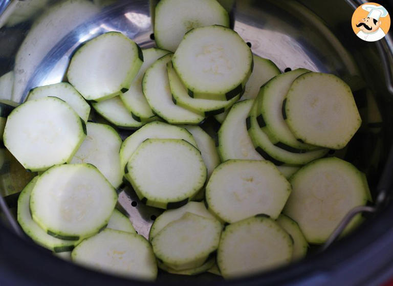 How to steam zucchini?