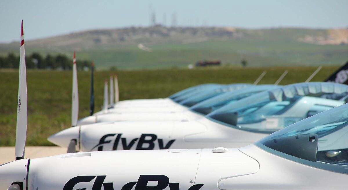 La escuela de pilotos FlyBy corteja a los fondos de capital riesgo La escuela de pilotos FlyBy corteja a los fondos de capital riesgo